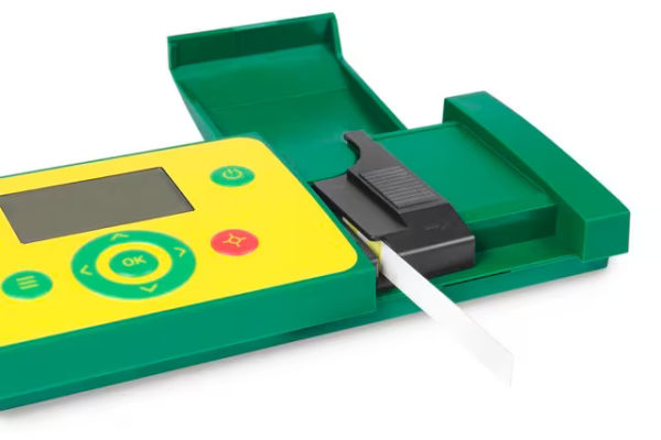 Merck Reflectometer RQflex® 20, store up to 50 different test methods ...